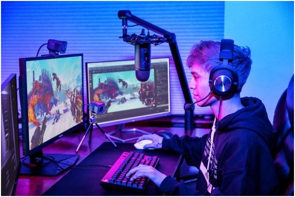 Different Categories of Boom Arm: Setting Up Home Studio